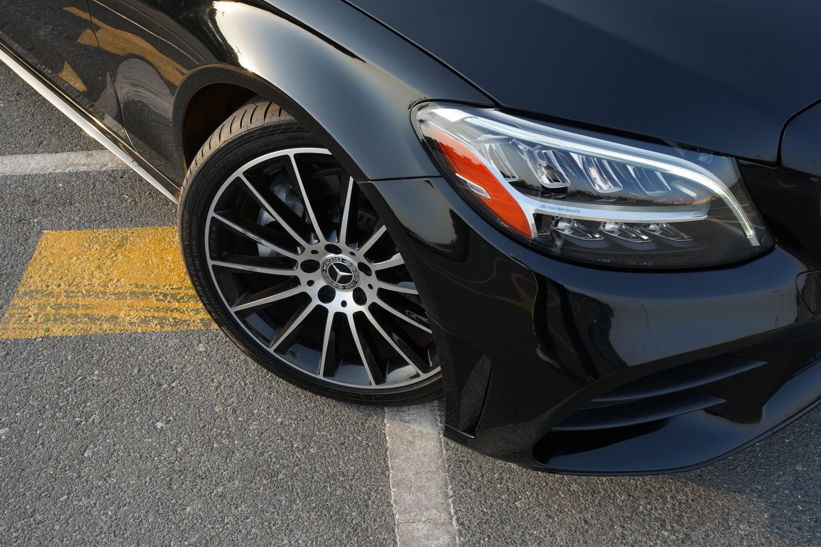 Mercedes Benz C300 - Dubai 2000 Cars