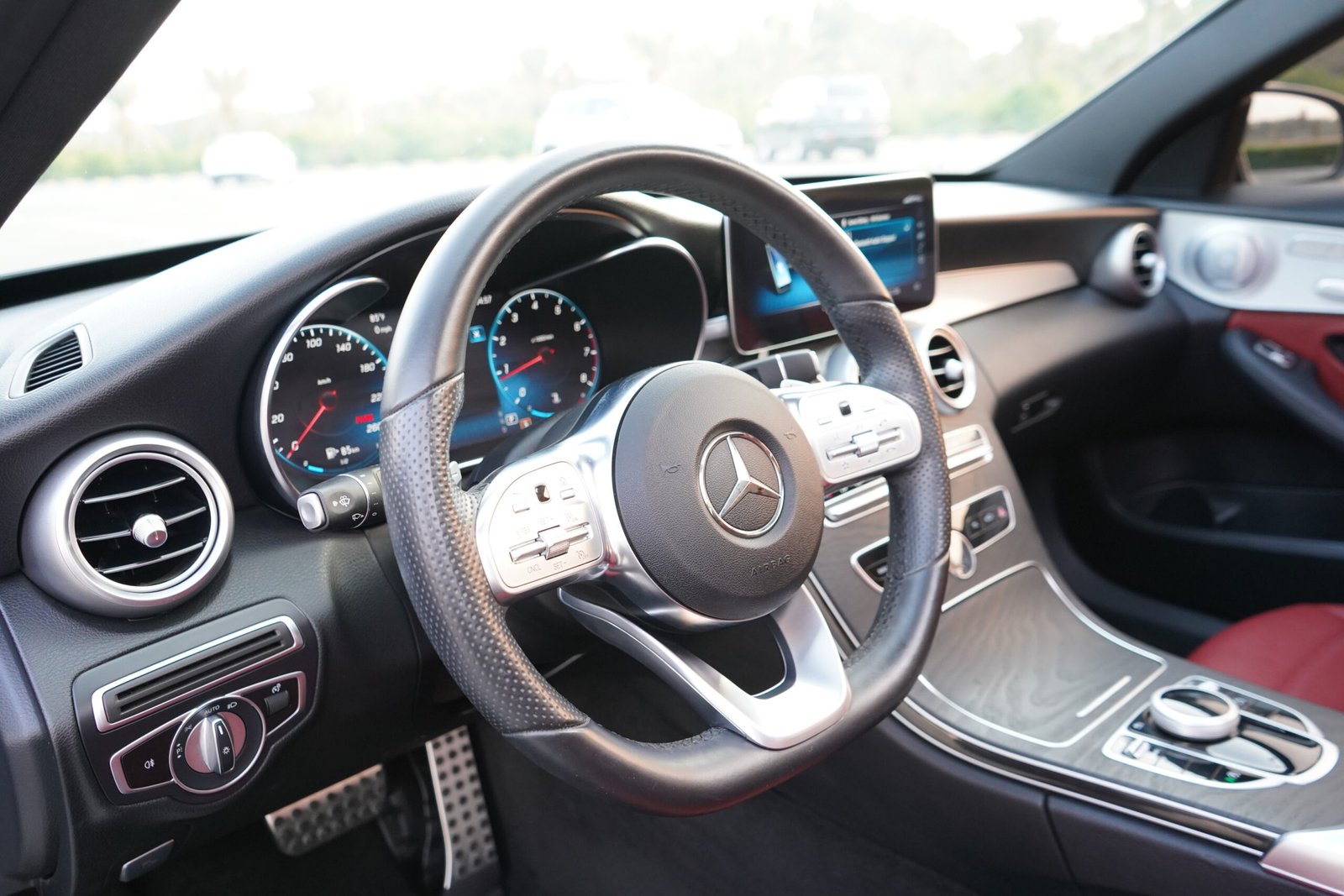 Mercedes Benz C300 - Dubai 2000 Cars