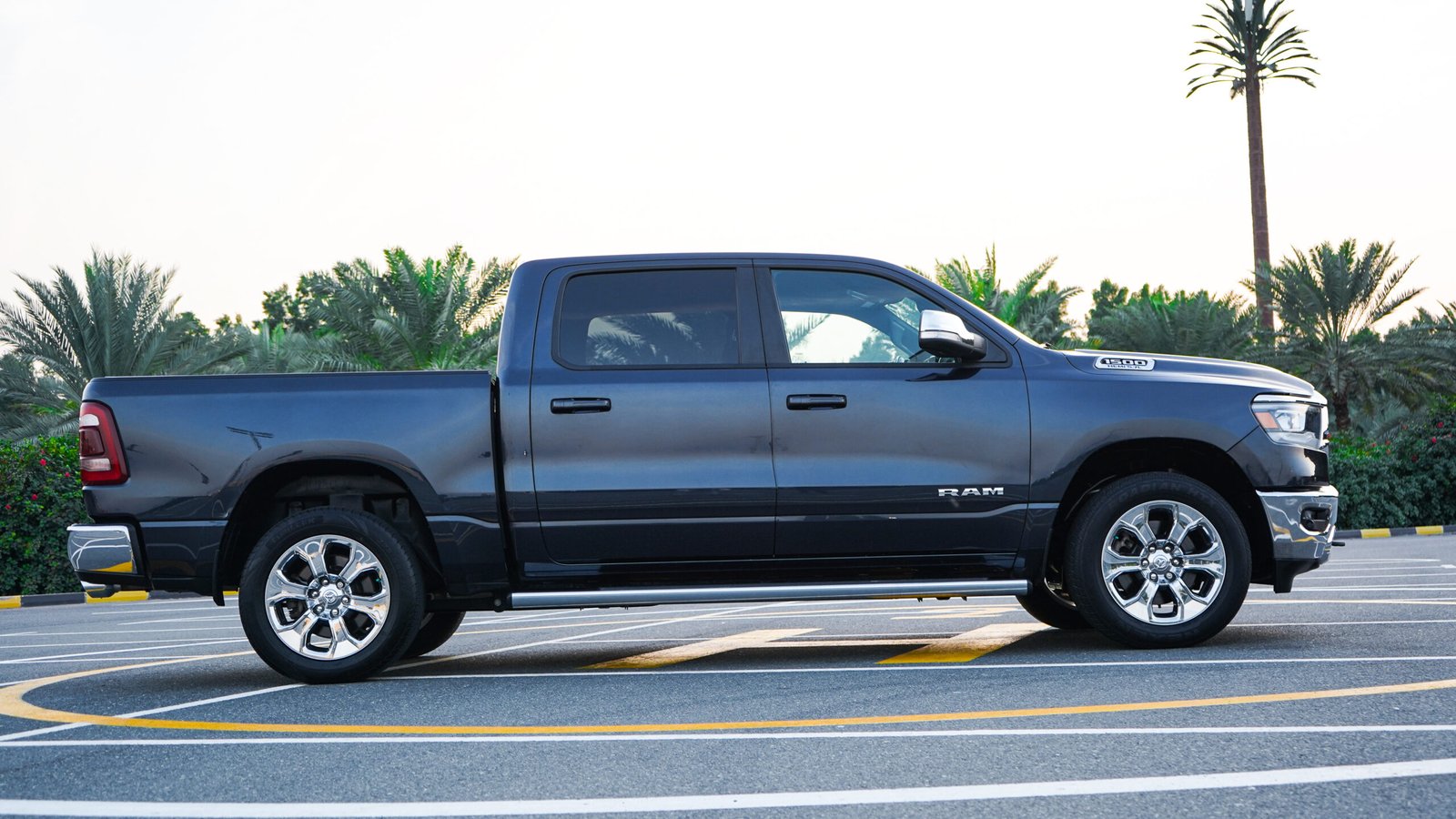 DODGE RAM BIGHORN - Dubai 2000 Cars