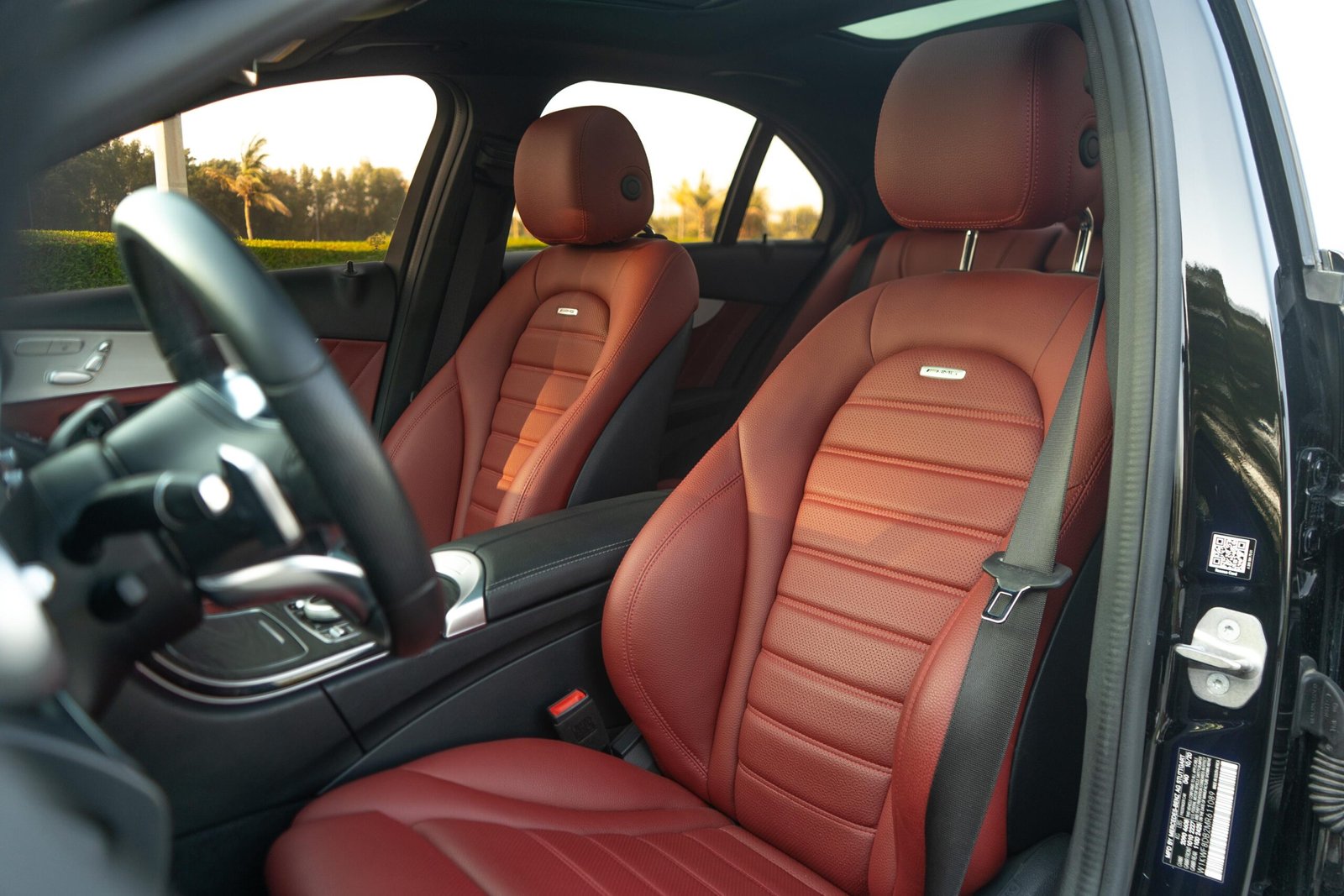 Mercedes Benz C300 - Dubai 2000 Cars